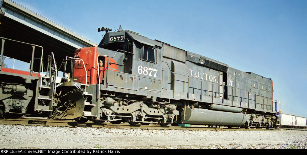 SSW 6877 SD45T-2M at Jourdan Road at the west end of CSX Gentilly Yard in New Orleans La 11-25-1998